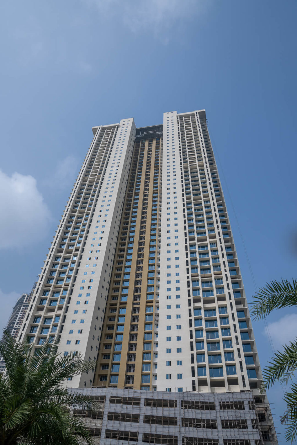 RAHEJA UNIVERSAL IMPERIA TOWER – Texture Concepts